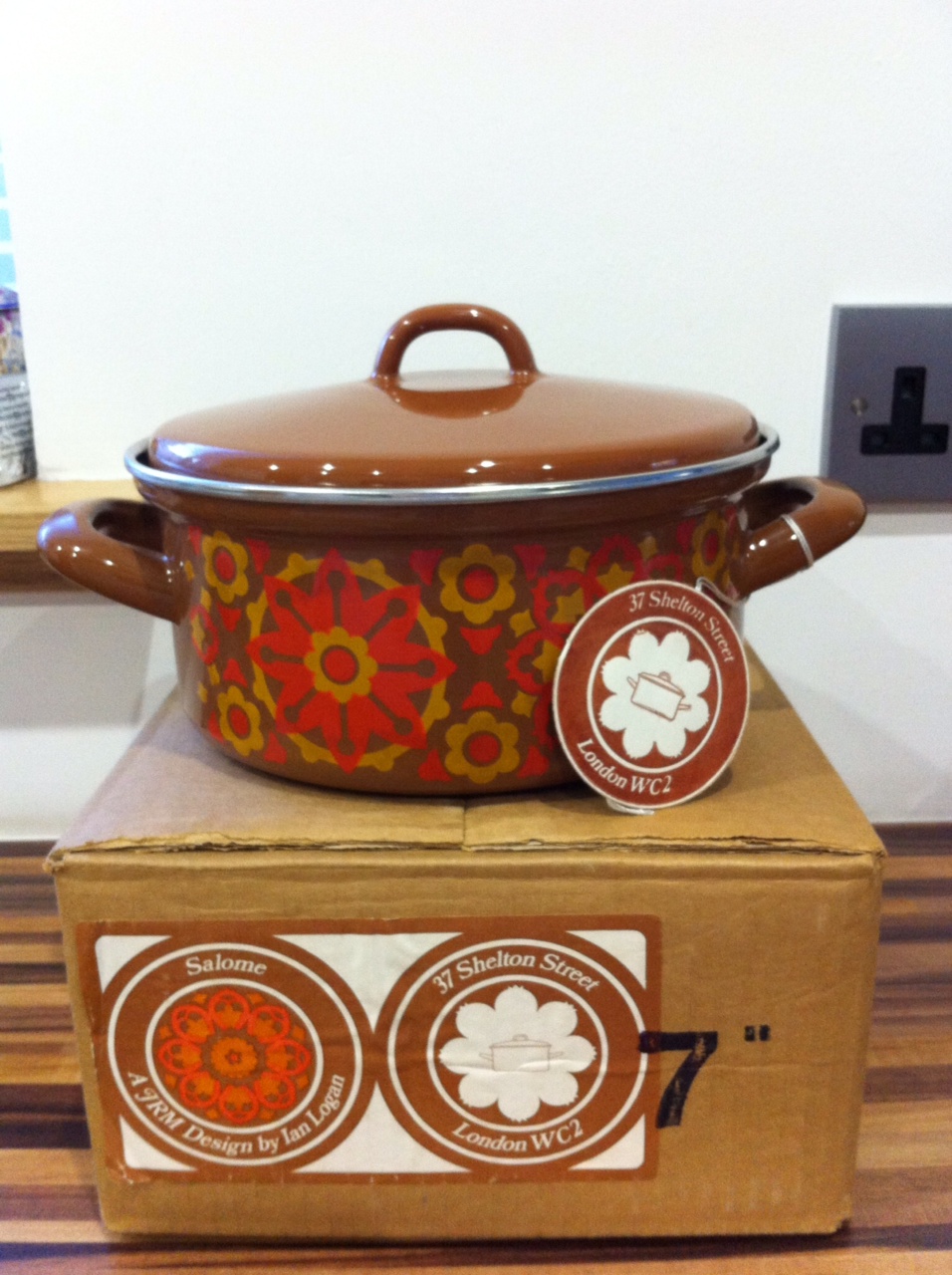 Salome enamel Casserole - ian-logan-design-tins