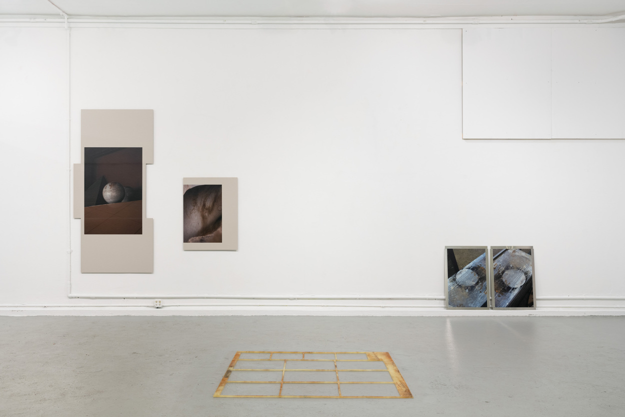 running underground like a spine - Estefanía Landesmann