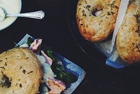 SPELT & FENNEL SEED BAGELS - OSTRO